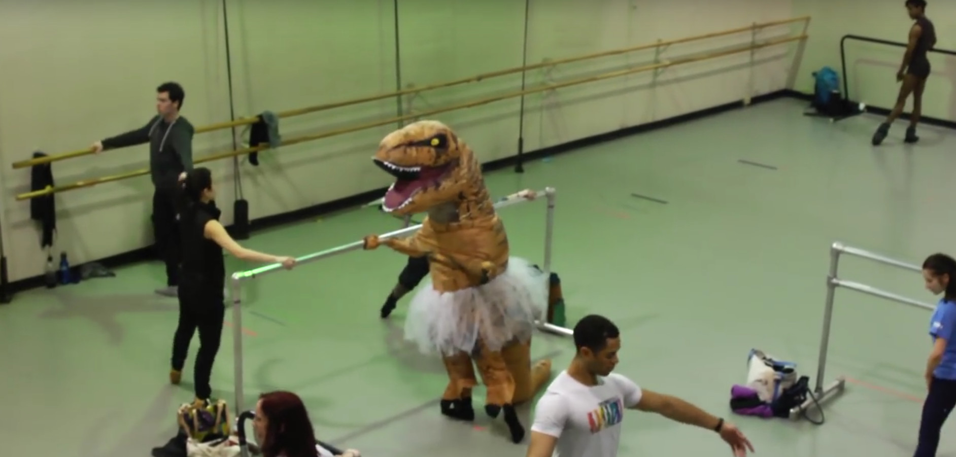 „T-Rex tanzt Ballet“